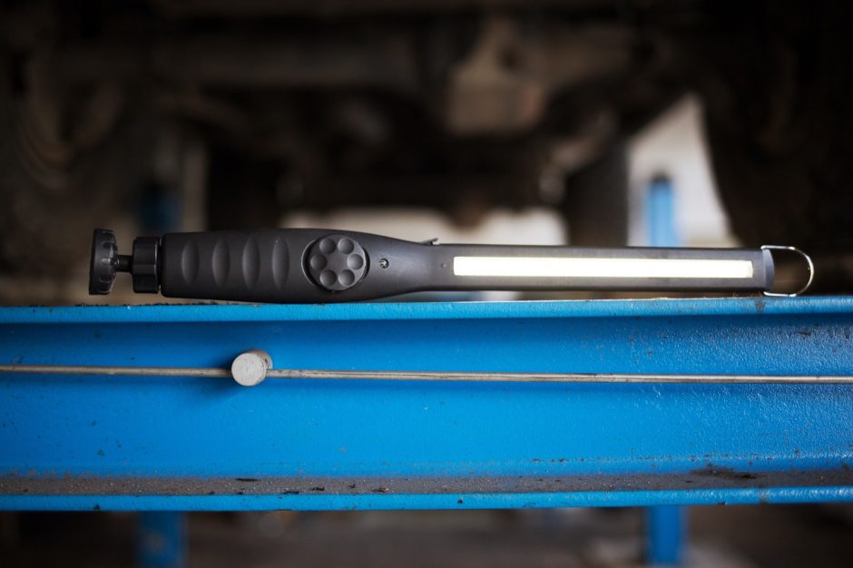 Es werde Licht, helles Licht - Die Force 68611 LED-Arbeitsleuchte ...