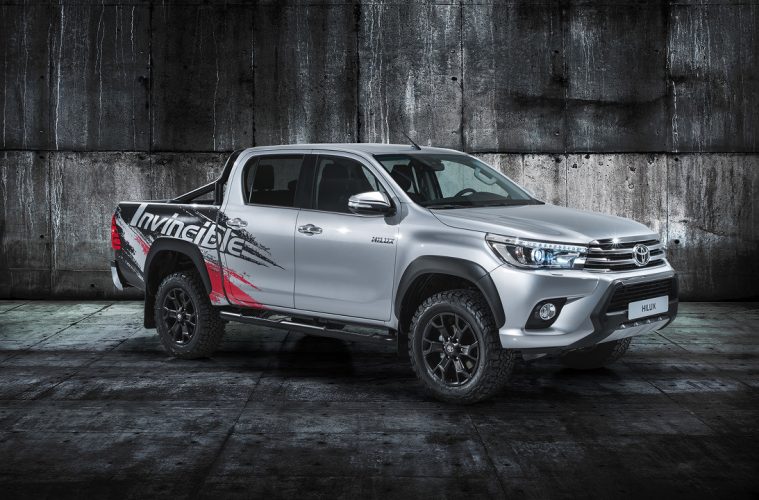 Toyota Hilux Invincible 50 Showcar auf der IAA 2017 - MATSCH&PISTE